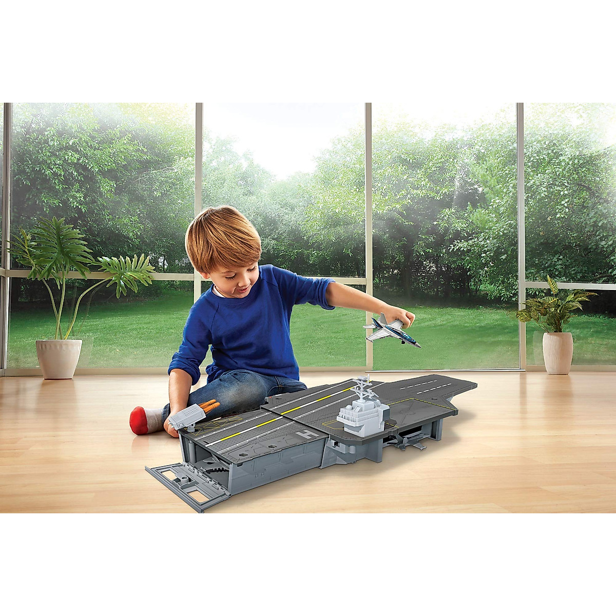 Matchbox Top Gun: Aircraft Carrier Play Set Gift Idea for Ages 4 to 8 Years with Top Gun Boeing F/A 18 die-cast Jet
