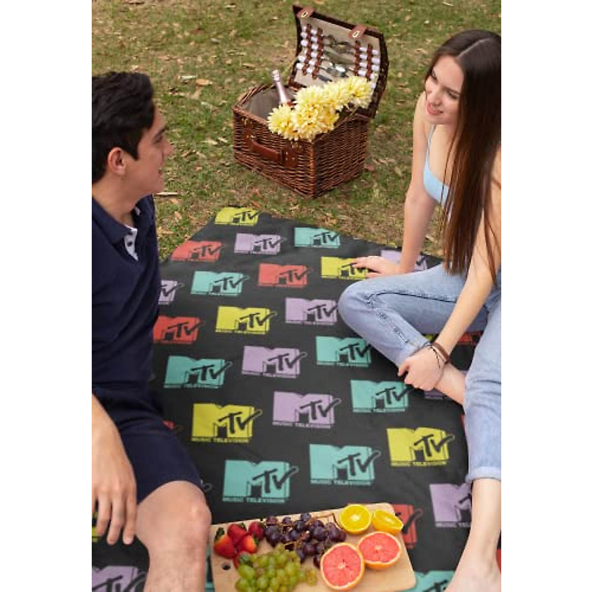 MTV Music Television Retro Toss Iconic 80's Logo Plush Fleece Throw Blanket Wall Scroll