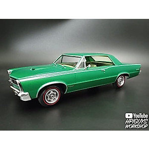 AMT 1965 Pontiac GTO Hardtop Craftsman Plus 1:25 Scale Model Kit