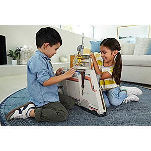 Mattel Lightyear Toys Playset with Buzz Lightyear Action Figure and Vehicle Launch Ramp and Sounds, Ultimate Star Command Base