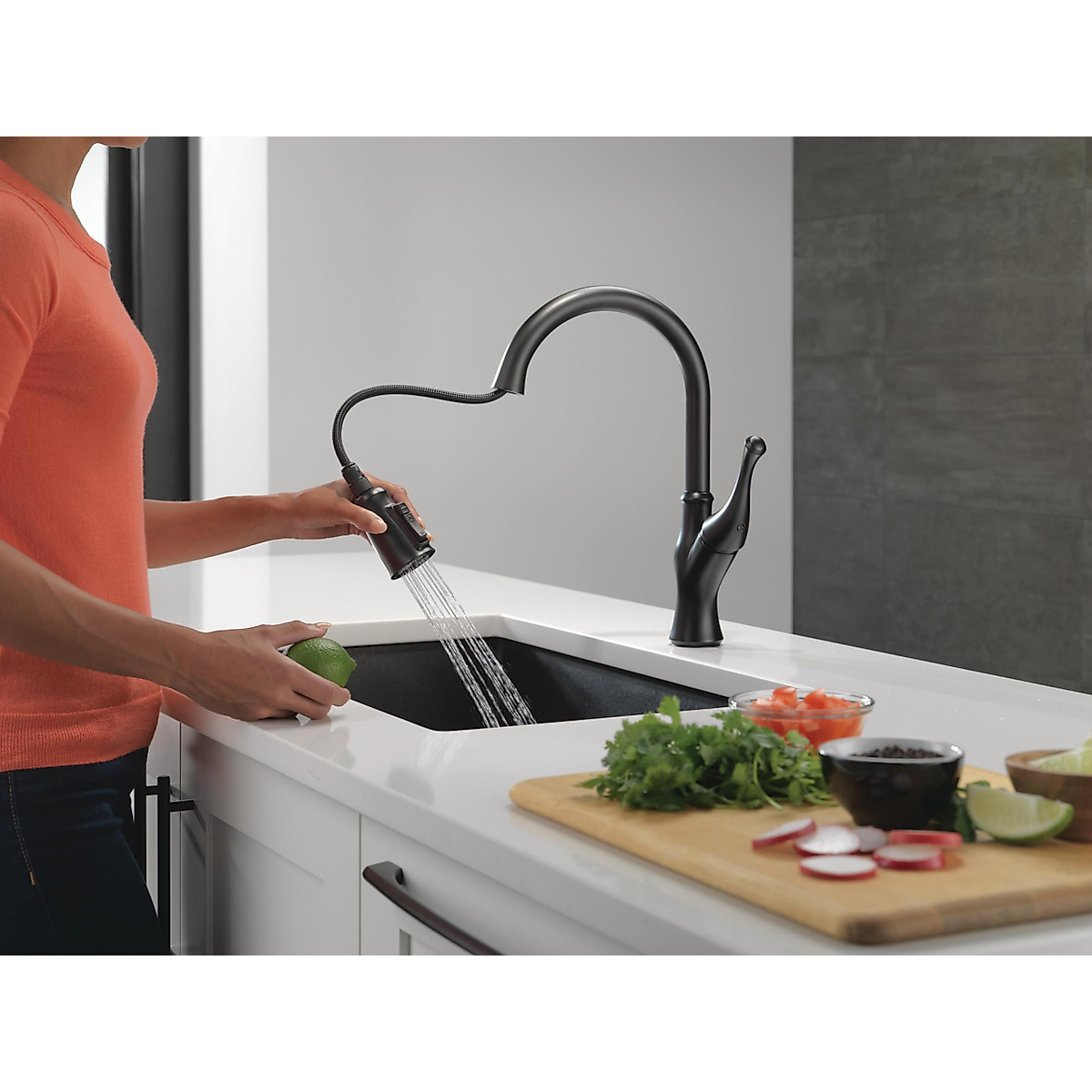 Delta Faucet Ophelia Matte Black Kitchen Faucet Black, Kitchen Faucets with Pull Down Sprayer, Kitchen Sink Faucet, Faucet for Kitchen Sink, Magnetic Docking Spray Head, Matte Black 19888Z-BL-DST
