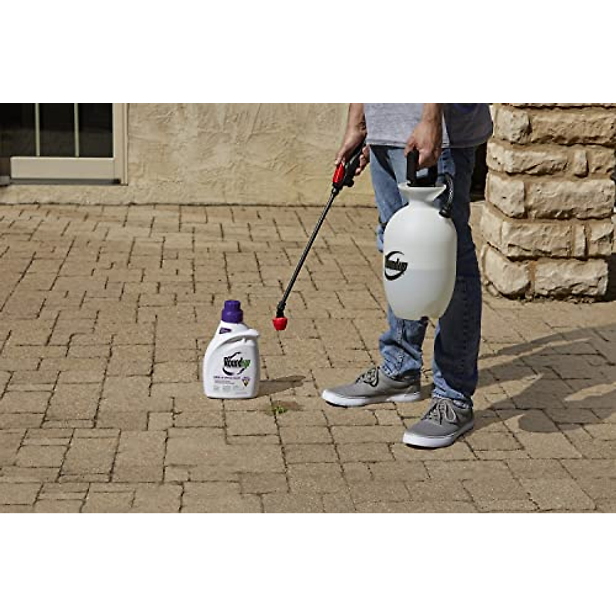 Roundup Super Concentrate Weed & Grass Killer - Includes Easy Measure Cap, 0.5 gal.