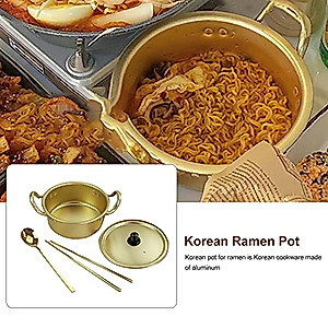 20cm Korean Ramen Cooking Pot with Spoon Chopsticks Lid Ramen Pot Fast Heating Instant Noodle Soup Korean Korean Ramen Noodle Pot Fast Heating For Kitchen Cookware(Gold)