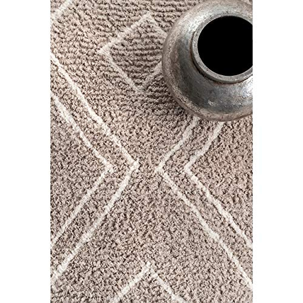 nuLOOM Layla Moroccan Diamond Tassel Wool Area Rug, 7' 6" x 9' 6", Tan