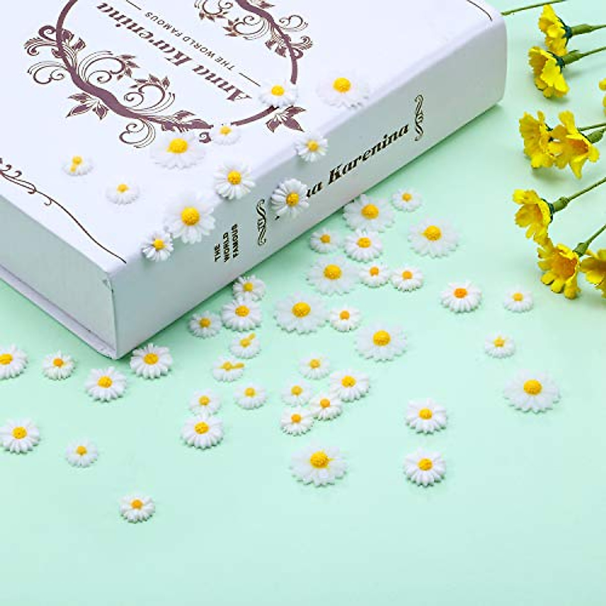 Hicarer 50 Pieces Flatback Resin Daisy Flowers Daisy Flower Epoxy Charms Mini Decorated Daisies Artificial with Storage Box for DIY Craft Cloth Pen Box Home Decoration, 3 Sizes (White and Yellow)