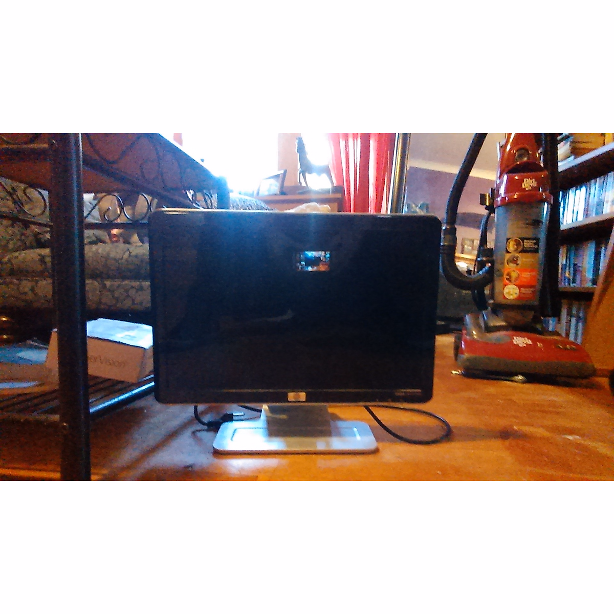HP W2408H 24-inch Widescreen LCD Monitor