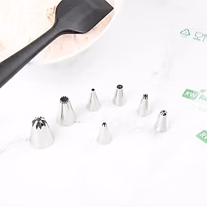 Restaurantware Pastry Tek Piping Tip 1 Open Star Decorating Tip - #18 Dent-Resistant Stainless Steel Icing Tip Dishwasher-Safe Decorate Cupcakes Cakes or Cookies