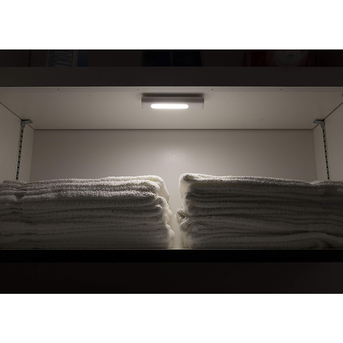 Energizer LED Under Cabinet Light, Battery Operated, Dimmable, Manual On/Off, Wireless, Wall Magnet Mount, Under The Counter Lights, Stick on Light, 45454