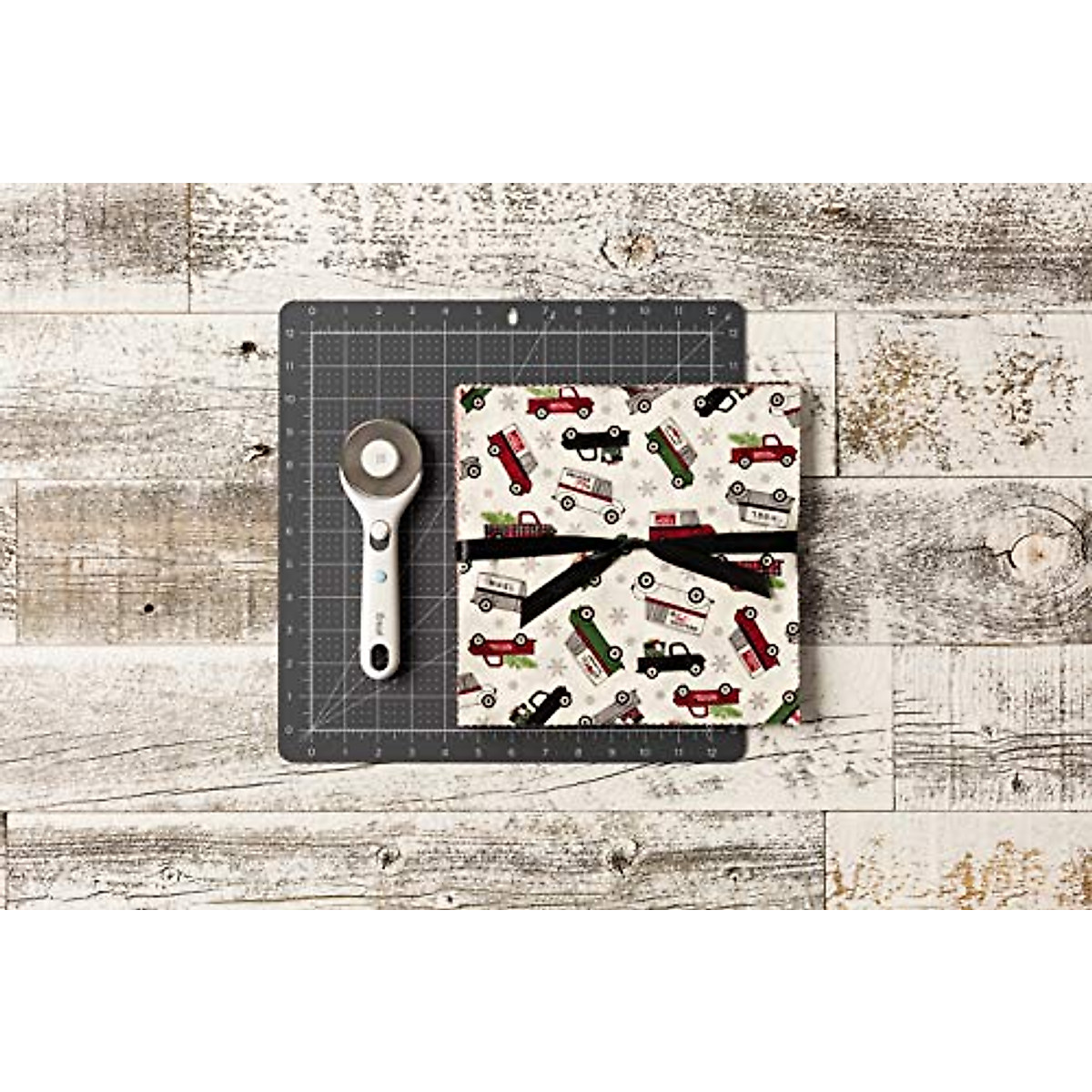 Cricut Rotary Cutter - Rotary Cutter for Fabric, Sewing and Quilting Projects - Compatible For Both Right- and Left-Handed Use - [60mm]