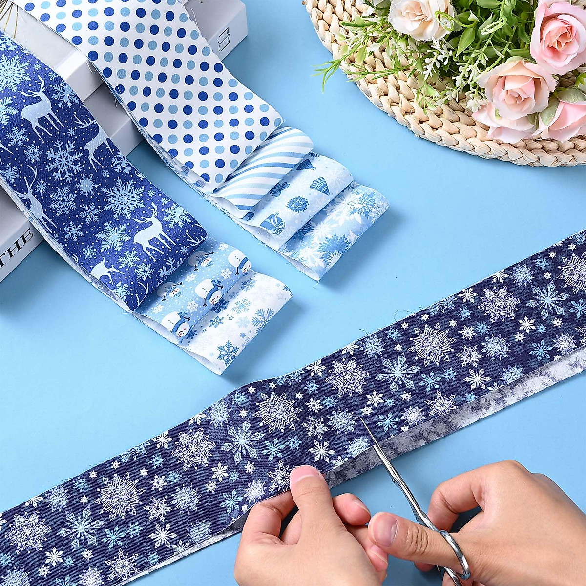 40 Pcs Winter Christmas Snowflakes Cotton Jelly Roll Blue and White Snowflake Reindeer Fabric Strips for Quilting Crafting Snowman Precut Patchwork for Sewing DIY Crafts Cotton Fabric Bundles Strips
