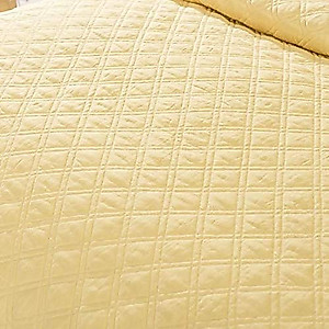 Tache Quilted Yellow Scalloped Buttercup Puffs Matelasse Bedspread Coverlet Set, California King