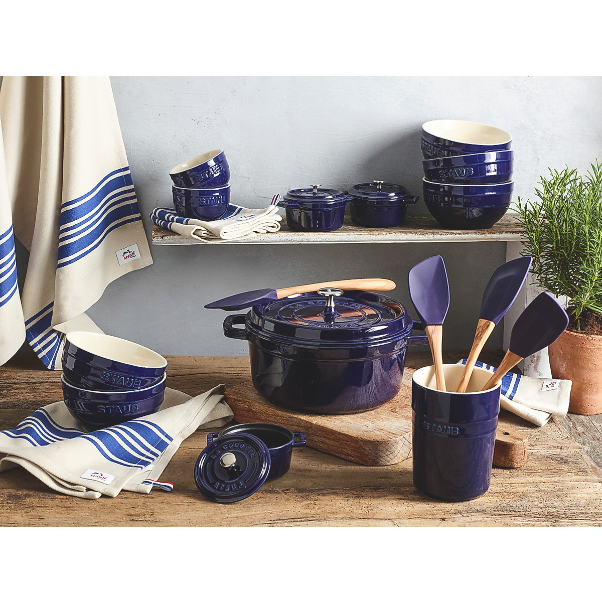 STAUB Ceramics Universal Bowl, 6.5-inch, Dark Blue, 1 Count (Pack of 1)