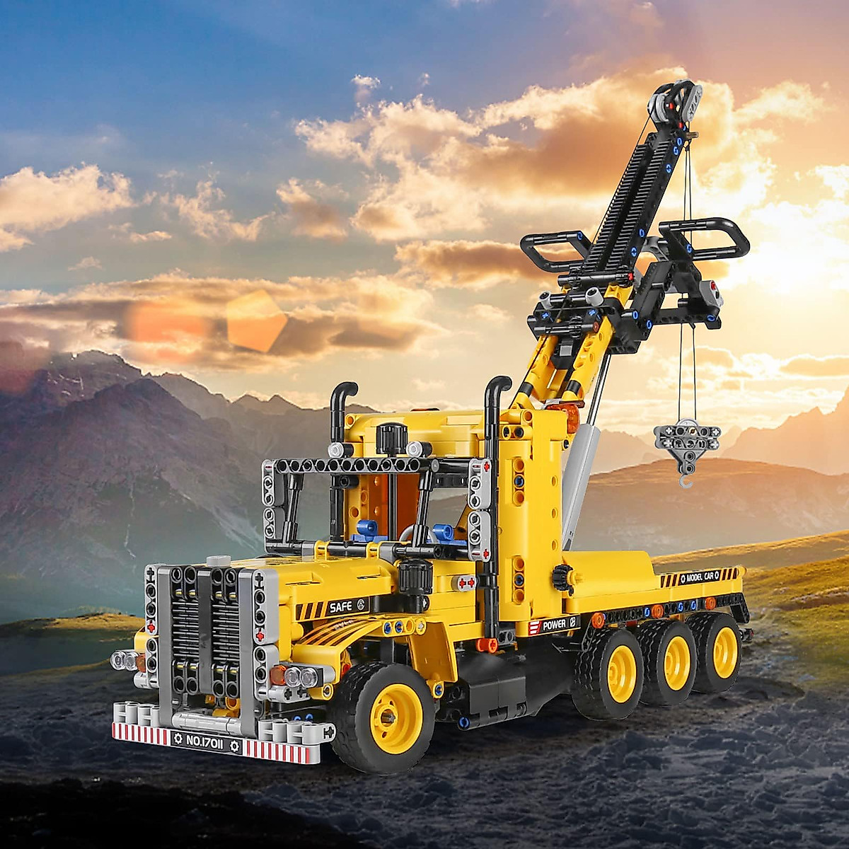 MOULD KING 17011 Heavy-Duty Tow Truck Building Toy Set, Technology MOC Road Trailers Building Gift Toys for Kids Age 8+ (1,250 Pieces)