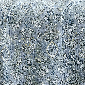 Southshore Fine Living, Inc. Boho Quilt Set, Lightweight Bedspread, Summer Coverlet, 3-Piece Paisley Bedding Set with Two Matching Pillow Shams, California/King Quilts, Blue Paisley