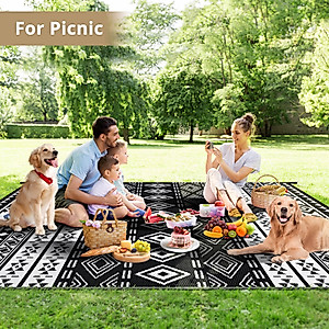 GOTGELIF Outdoor Rug 5X8FT Boho Style, Reversible & Water-Resistance & Portable Plastic Straw Rug for RV Trips, Picnic, Camping, Outdoor, Garden, Patio - White and Black Patio Rug