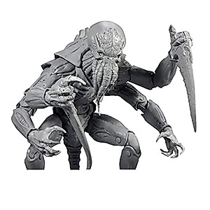 McFarlane Toys Warhammer 40,000 Ymgarl Genestealer (Artist Proof) 7'' Action Figure with Accessory