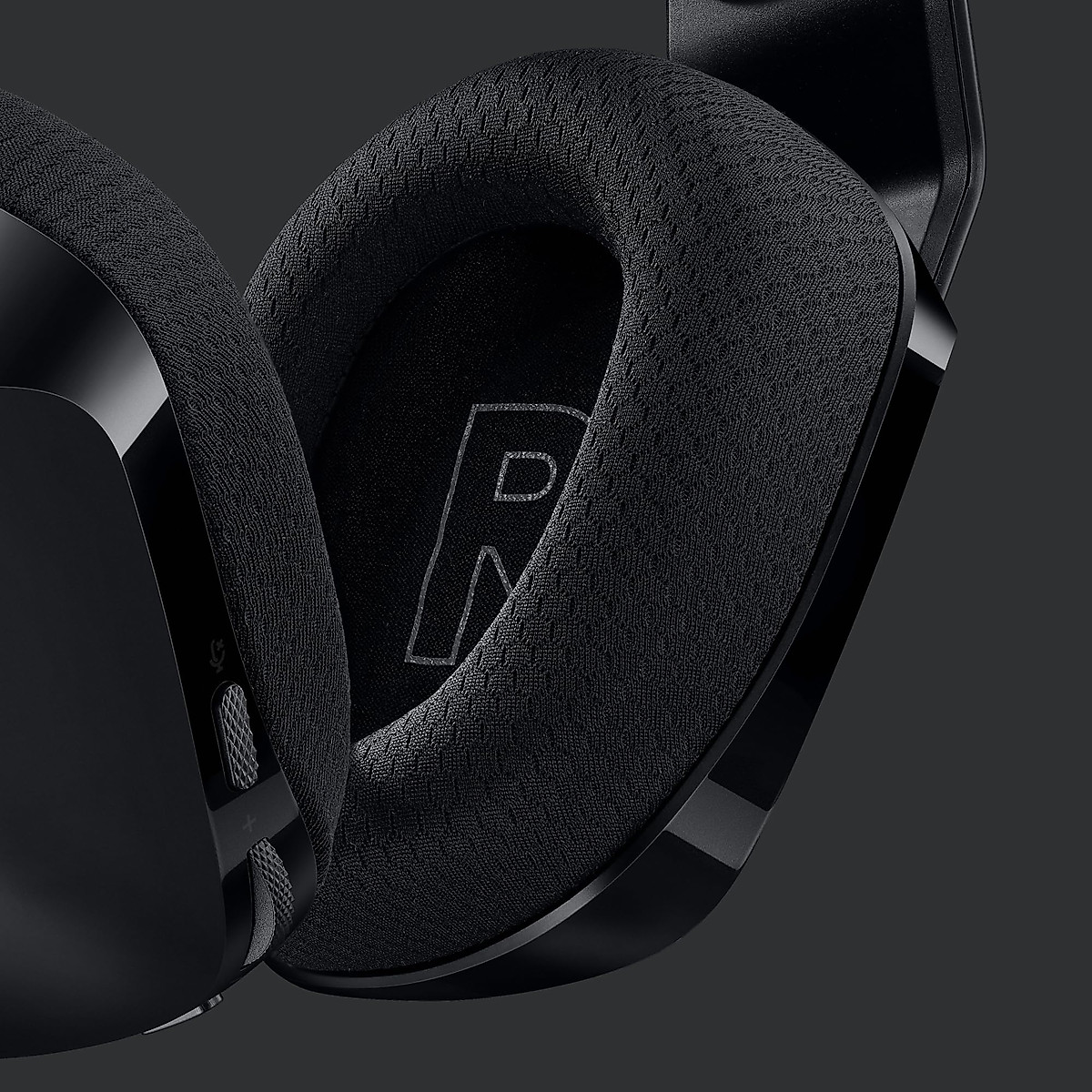 Logitech G733 Lightspeed Wireless Gaming Headset with Suspension Headband, LIGHTSYNC RGB, Blue VO!CE mic Technology and PRO-G Audio Drivers, Lightweight, 29 Hour Battery Life, 20m Range - Black