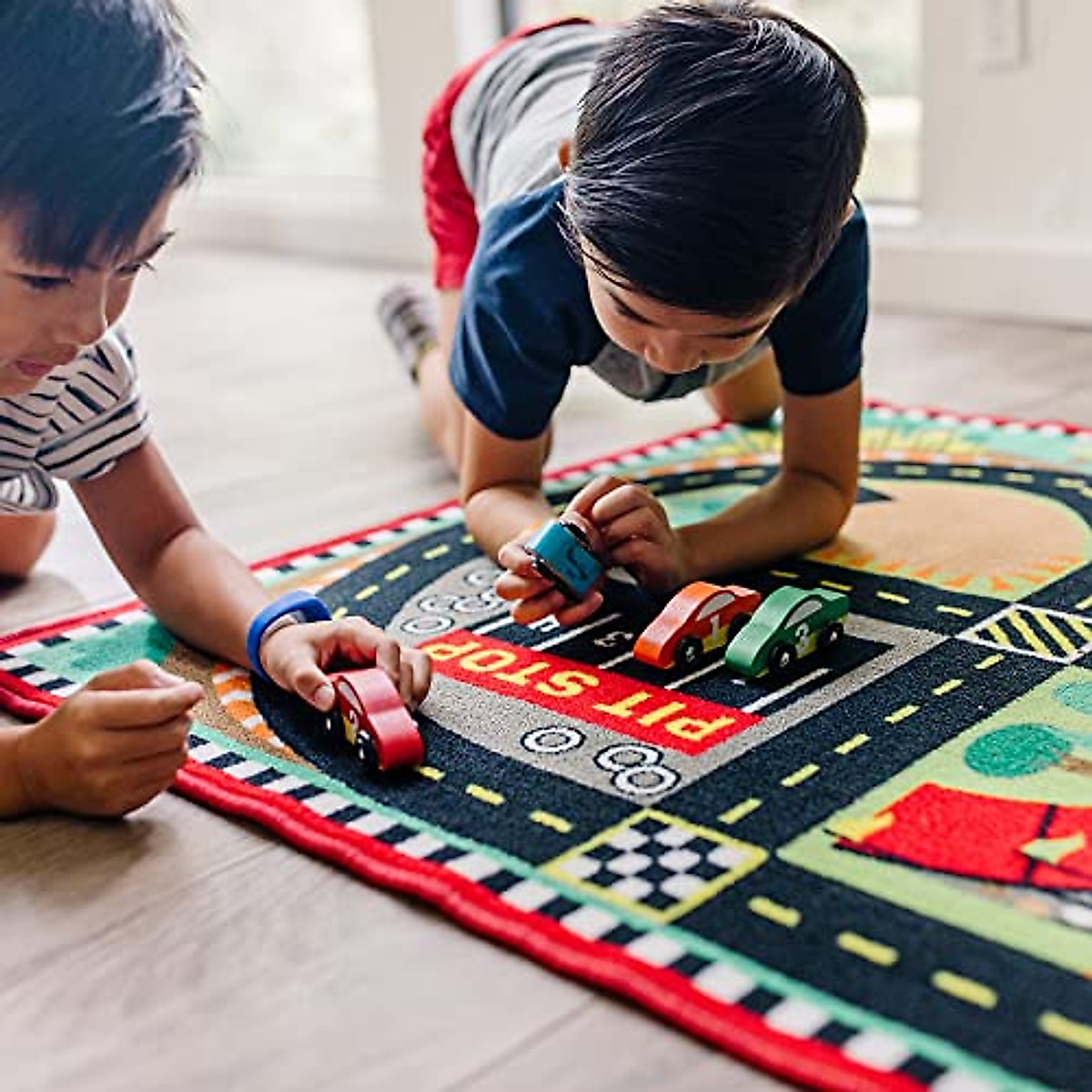 Melissa & Doug Round The Speedway Race Track Rug (FFP)