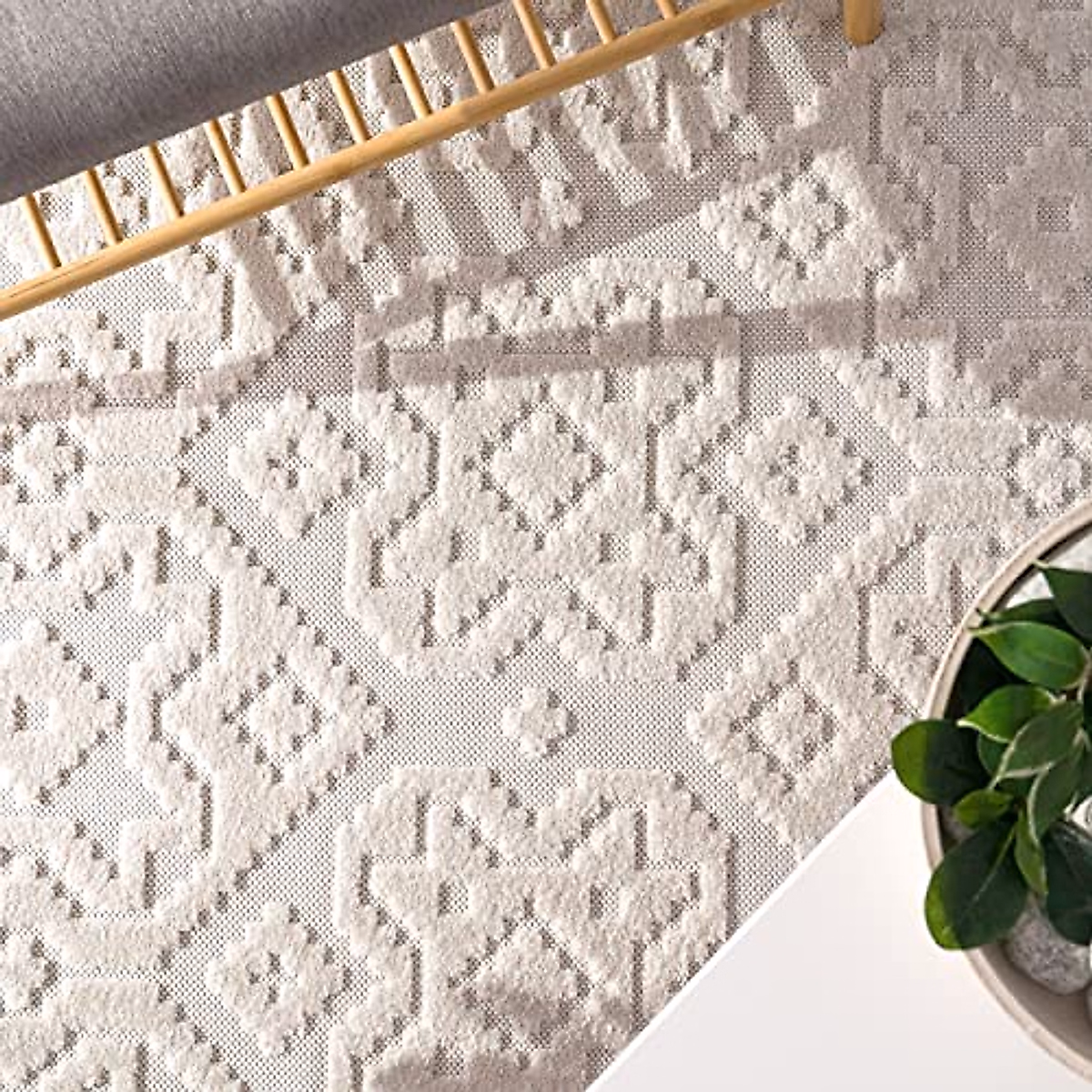 Paco Home in- & Outdoor Rug Modern Carved Boho Pattern in Cream, Size: 6'7" x 9'6"