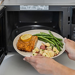 Grow Forward 24-piece Premium Wheat Straw Dinnerware Sets for 8 - Dinner Plates, Dessert Plates, Cereal Bowls - Unbreakable Microwave Safe Plastic Plates and Bowls Sets, RV, Camping Dishes - Sahara