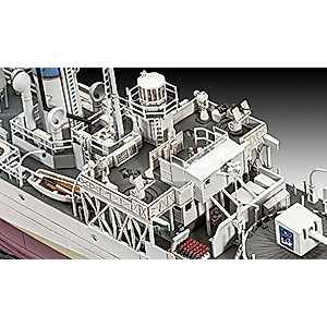Revell 05132 43.9 cm HMCS Snowberry Model Kit