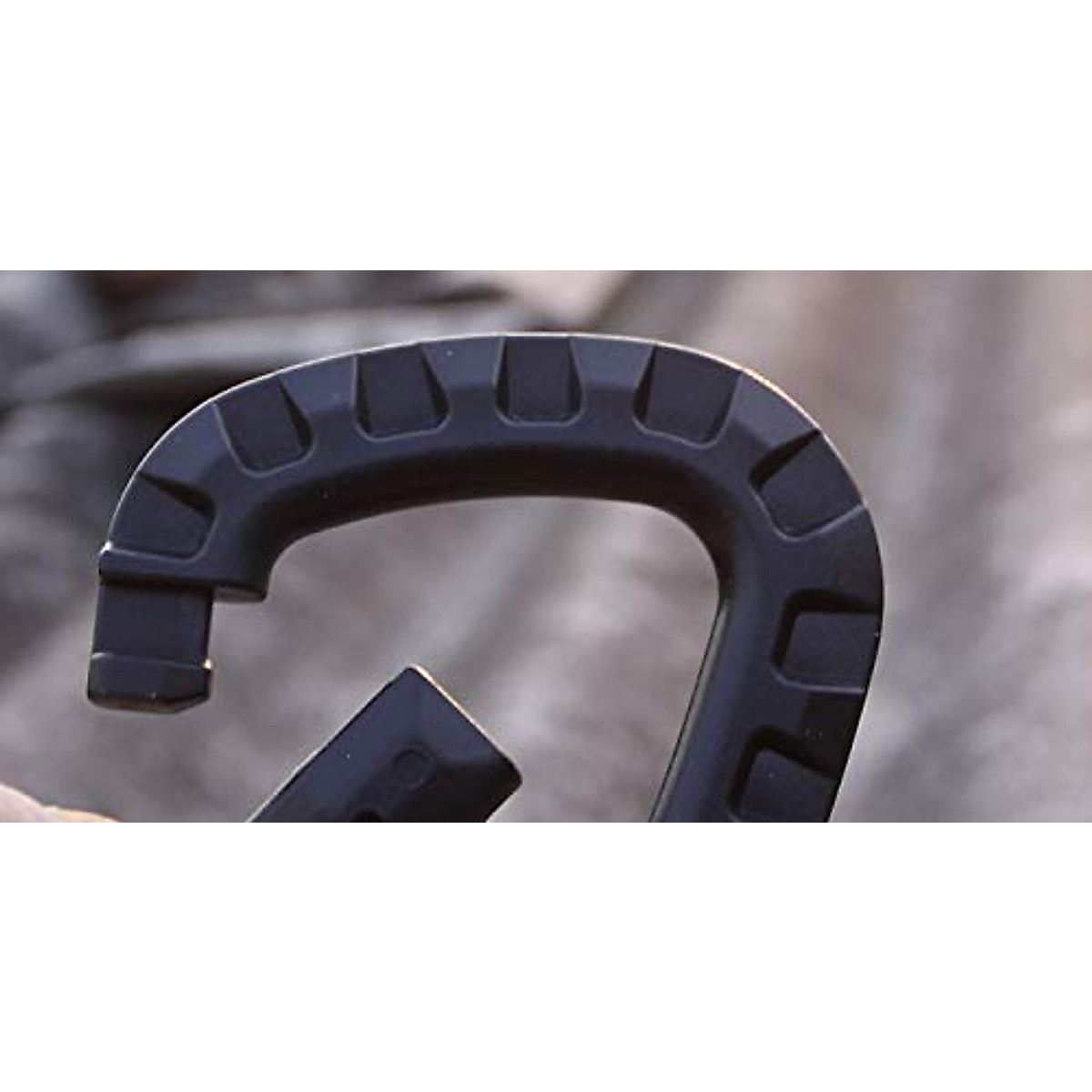 11pcs ITW Medium Tactical Outdoor Carabiner Hook Backpack Molle System D Buckle Military Outdoor Bag Hiking Climbing Accessories (Black)