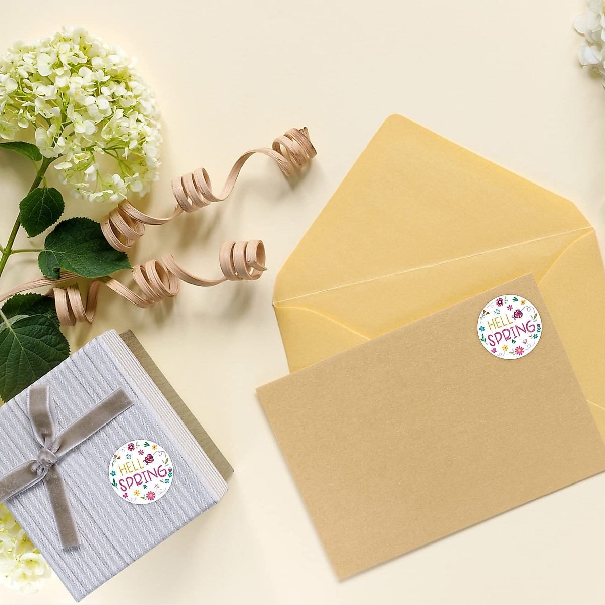 Heyfibro 500PCS Hello Spring Sticker Rolls, 1.5 Inches Round Label Stickers for Kids and Adults, Spring Holiday Stickers for Gift Packing, Cards, Candy Bags, Party Supplies