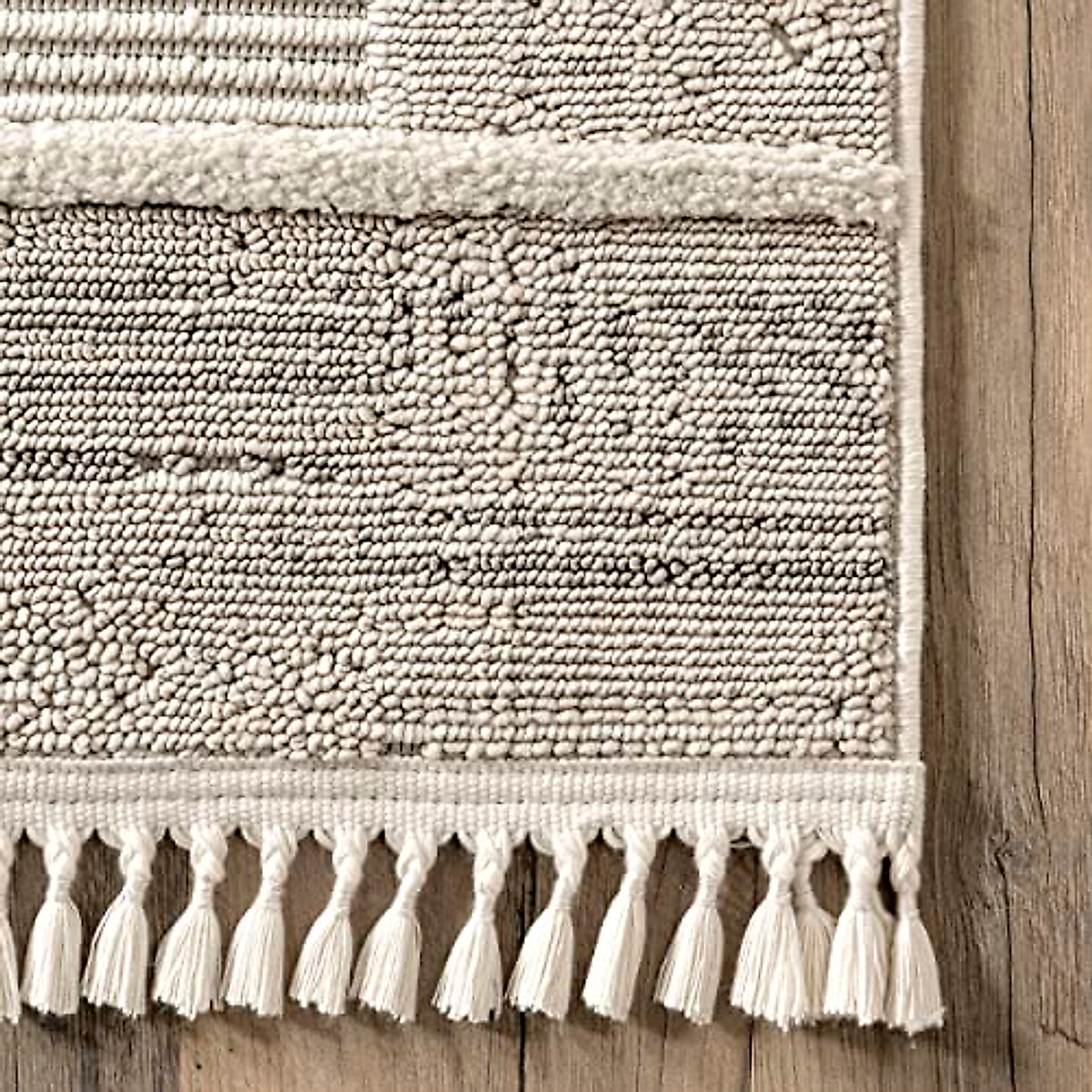 nuLOOM Haida Moroccan Tiles High/Low Tasseled Area