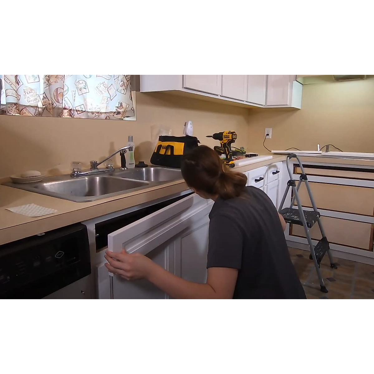 False Front Cabinet Clips, Hosrnovo 4 Pairs with Screws Reinforced Sink Tip-Out Snap for Kitchen Cabinet Drawer Fronts Replace/2 Drawers