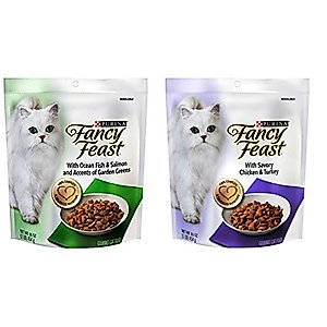 Purina Fancy Feast Gourmet Cat Food (2) Flavor Variety Bundle: (1) Ocean Fish & Salmon and Accents of Garden Greens, and (1) Savory Chicken & Turkey, 16 Ounces Each