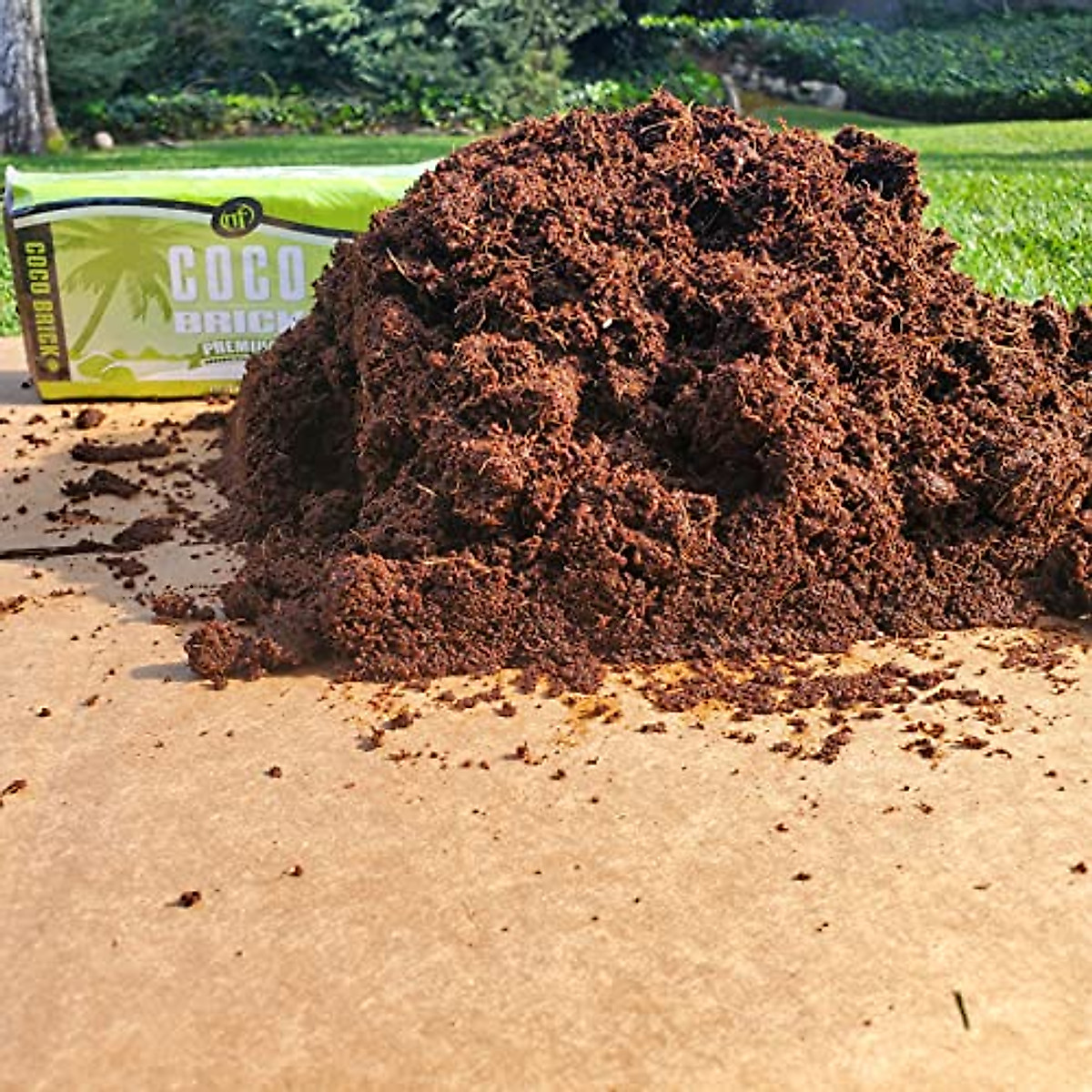 Coco Coir Mini Brick 650 Gram Block Expands to 9 Liter / 2.3 Gallon Pure Coconut Coir Fiber RHP Certified Pre Buffered Organic Plant Potting Soil for Indoor Outdoor Flower/Vegetable Garden