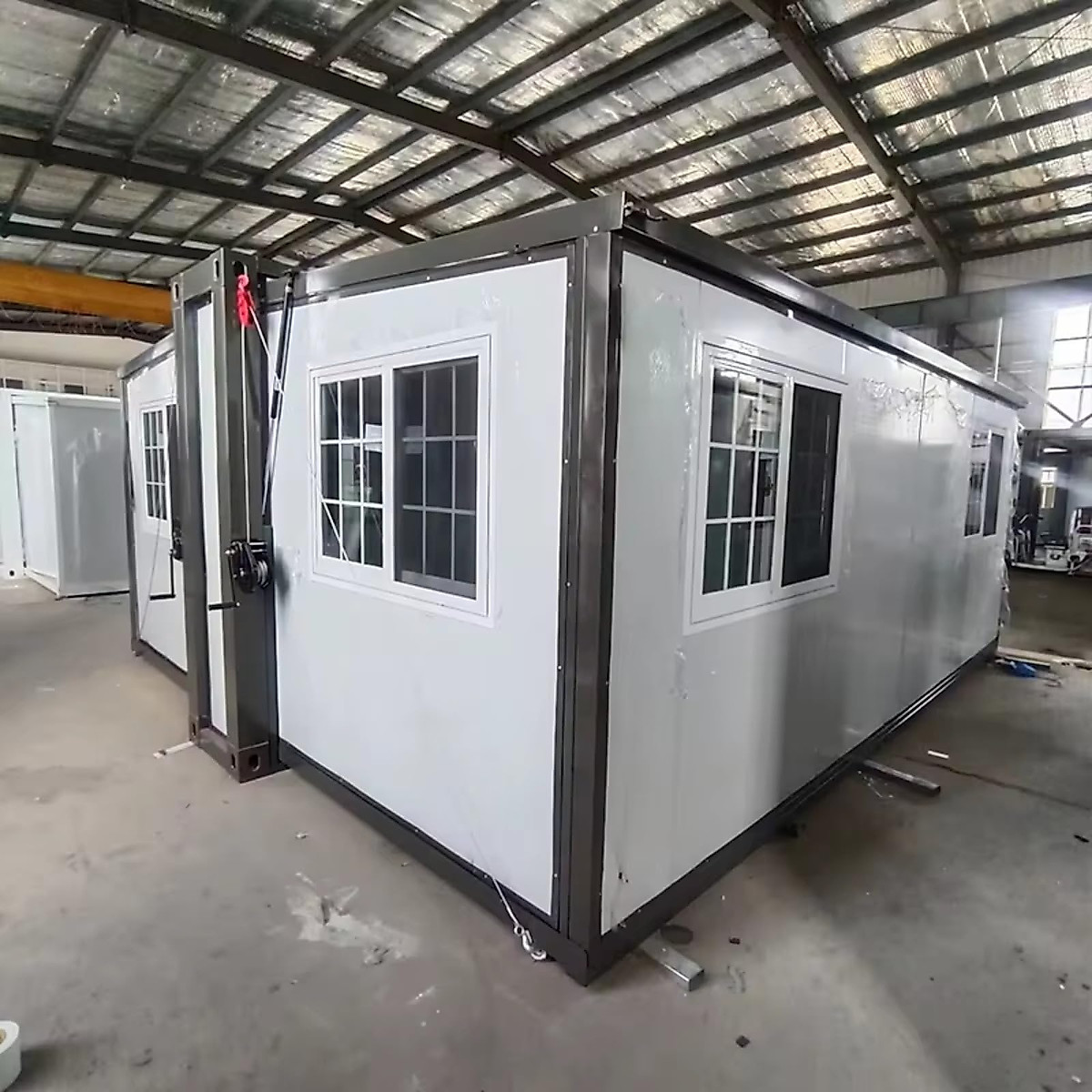 Expandable Prefabricated 20ft Office Folding Container House Perfect for Construction Sites, Emergency Shelters, and Recreational Living