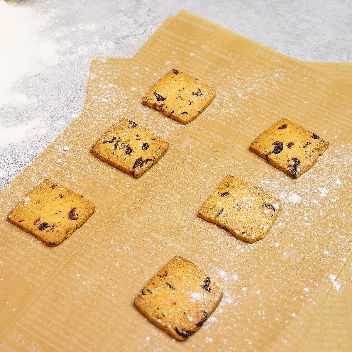 Bekeygirl Printed 200sheets/box 12x16 parchment sheets baking, Non-stick Unbleached precut parchment paper sheet For Baking, Cooking, Bread Cup Cake Cookie and More (Unbleached)