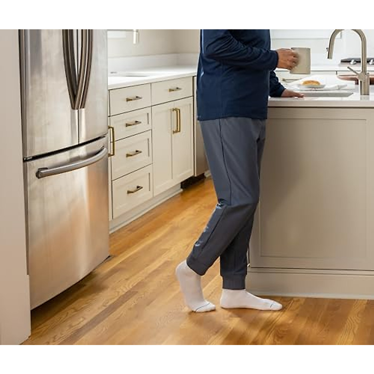 Dr. Scholl's Men's Advanced Relief Blister Guard Crew Socks, White, Shoe Size: 4-10