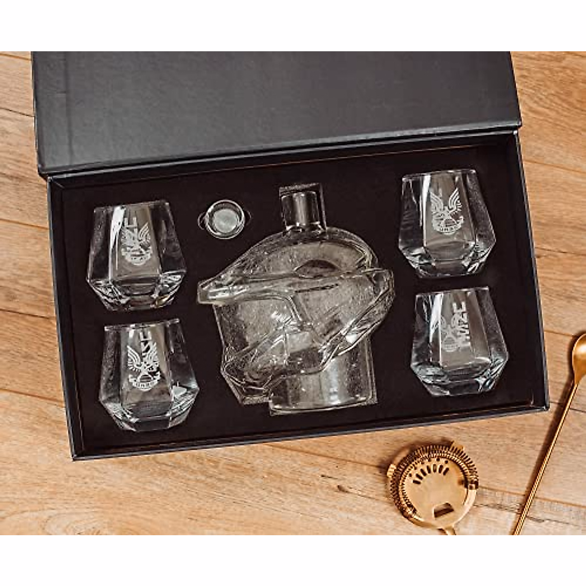 Halo Infinite Master Chief Helmet 6-Piece Whiskey Decanter Set with Glasses