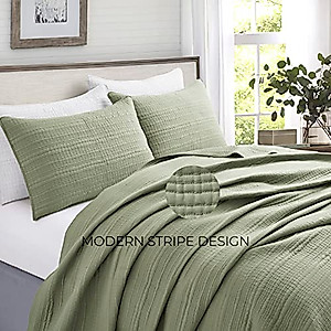 MOONLINE Quilt Set Full/Queen Size Olive Green 3 Piece,Lightweight Soft Microfibre Modern Stripe Pattern Reversible Quilted Bedspread&Coverlet Set for All Season (Includes 1 Quilt and 2 Pillow Shams)