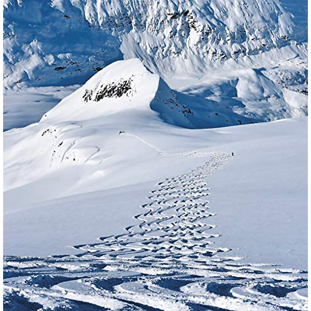 The Ultimate Ski Book: Legends, Resorts, Lifestyle & More