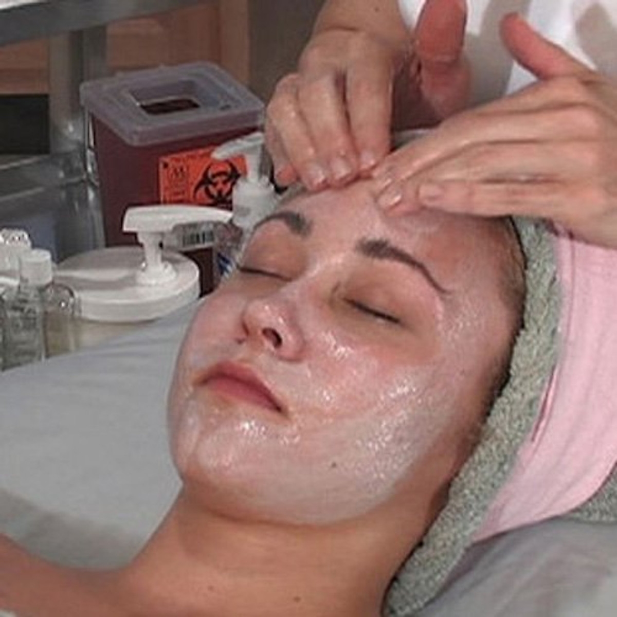 European Facials Volume 2 Facial DVD - Great Video for Medical & Master Estheticians. Learn About Facial Treatments, Skin Care Products, Face Massage Techniques, Essential Oils, Extractions, Ampoules, Exfoliation & more... with Rita Page. (1.5 Hours)