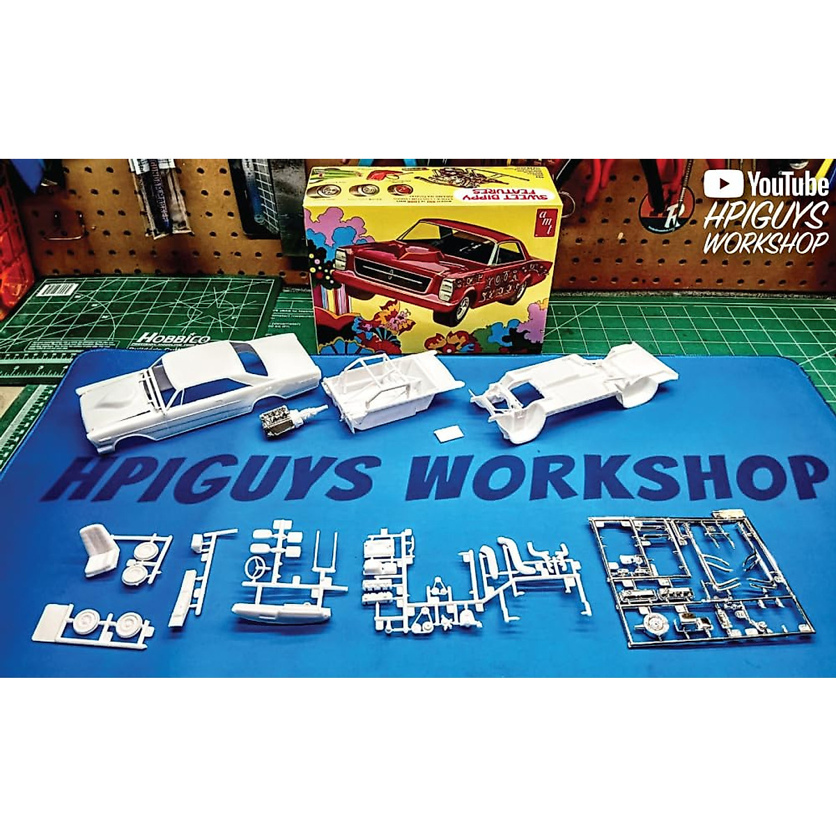 AMT 1966 Ford Galaxie Sweet Bippy 1:25 Scale Model Kit