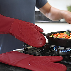 HOMWE Professional Silicone Oven Mitt, Oven Mitts with Quilted Liner, Heat Resistant Pot Holders, Flexible Oven Gloves, 1 Pair, 13.7 Inch, Empire Red