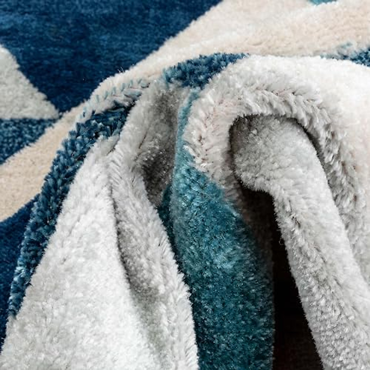 Well Woven Isometry Blue & Grey Modern Geometric Triangle Pattern Area Rug 7'10" x 9'10" Soft Shed Free Easy to Clean Stain Resistant