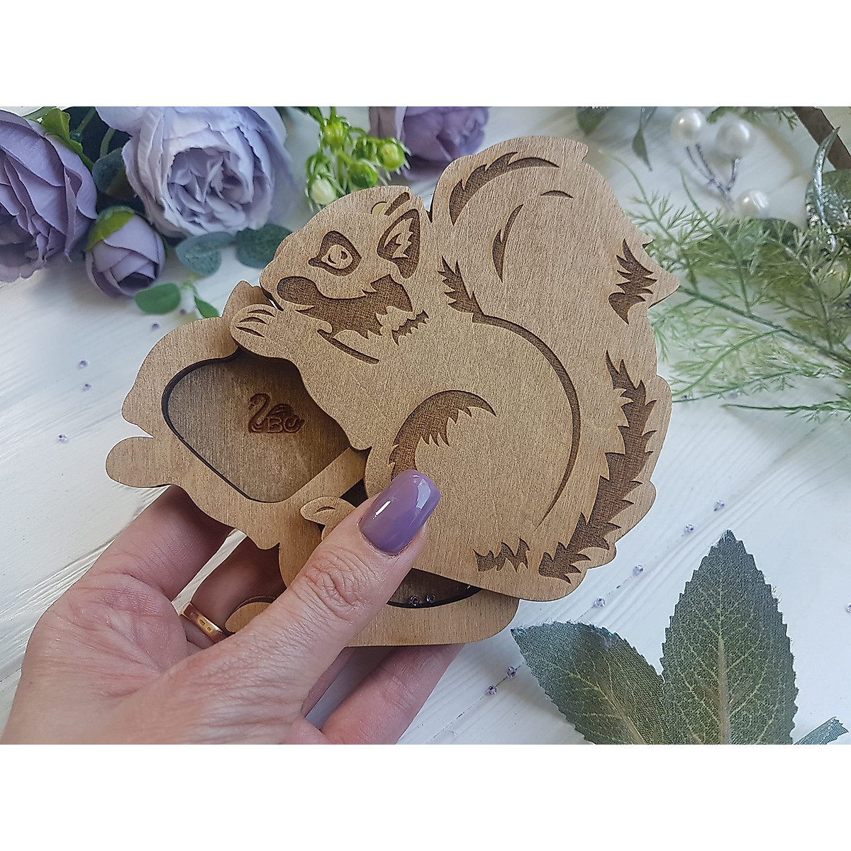 Wooden embroidery diamond painting accessories storage box Beads organizer with wooden lid Tray Divider Jewelry Box Needlework bead holder (Squirrel)
