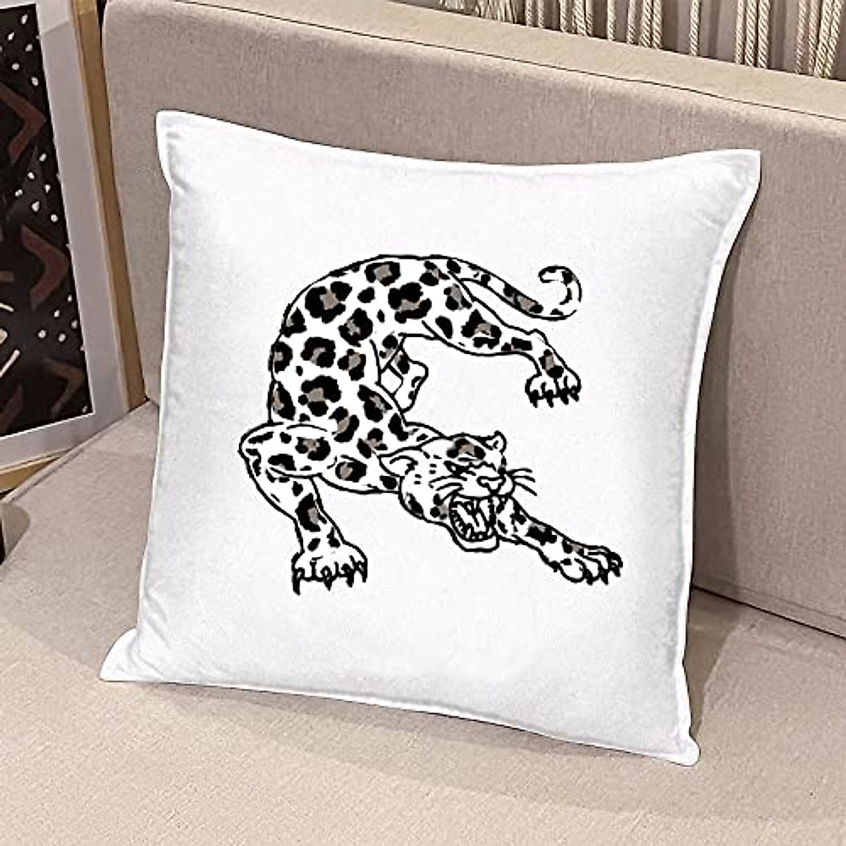 Animal Print Pattern Heat Transfer Vinyl Roll 12 Inch x 5 Feet Iron on Vinyl PU Animal Print HTV for T-Shirt Decoration DIY (Leopard Print)