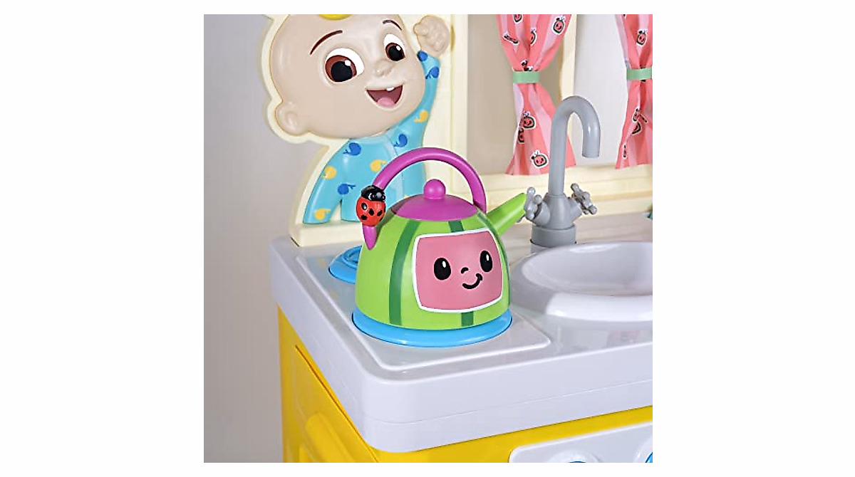 CoComelon Deluxe Feature Roleplay, Little Kitchen - Includes ...