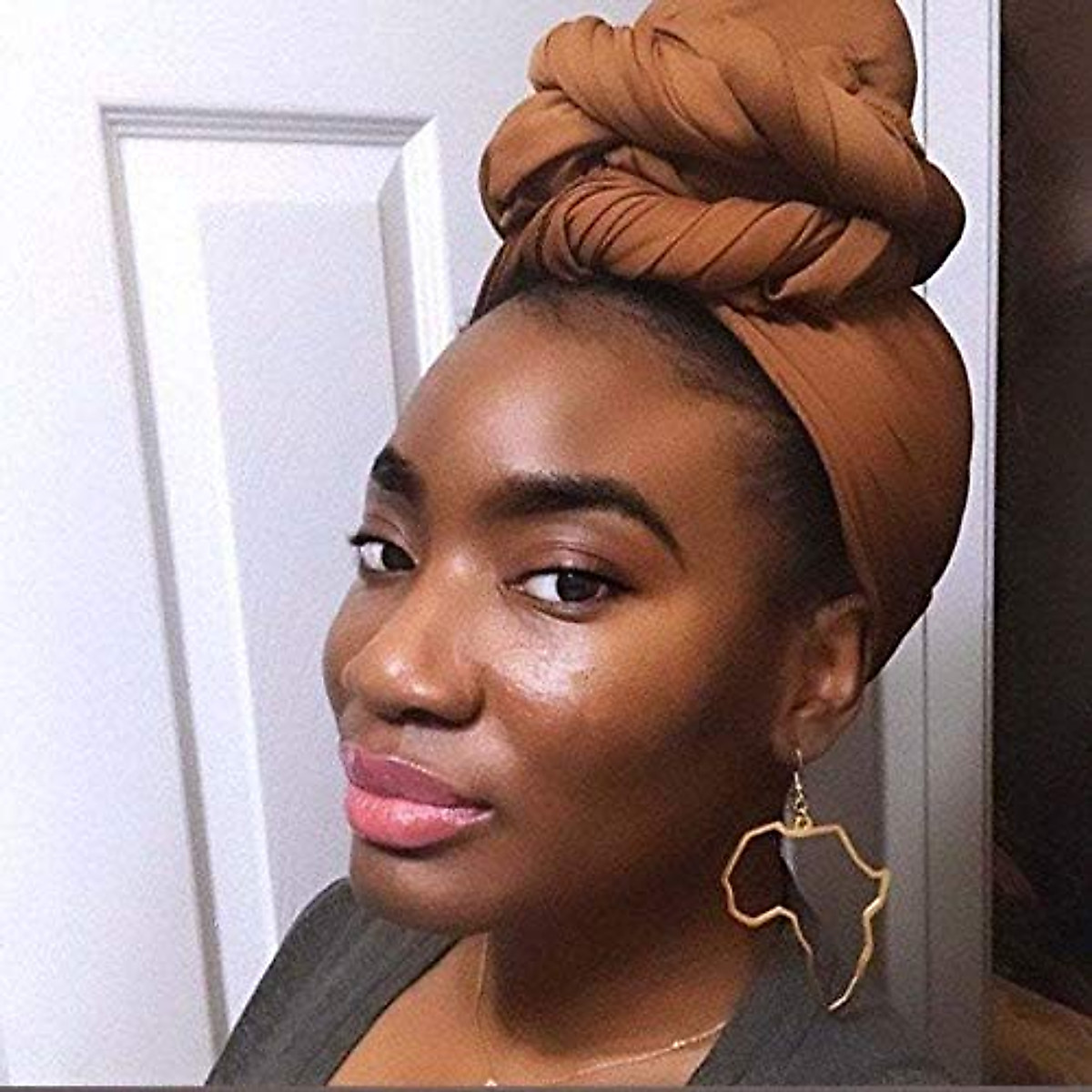 Fashion Gold Africa Map Hollow Out Drop Dangle Earrings for Women Minimalist Design Earrings (Gold)