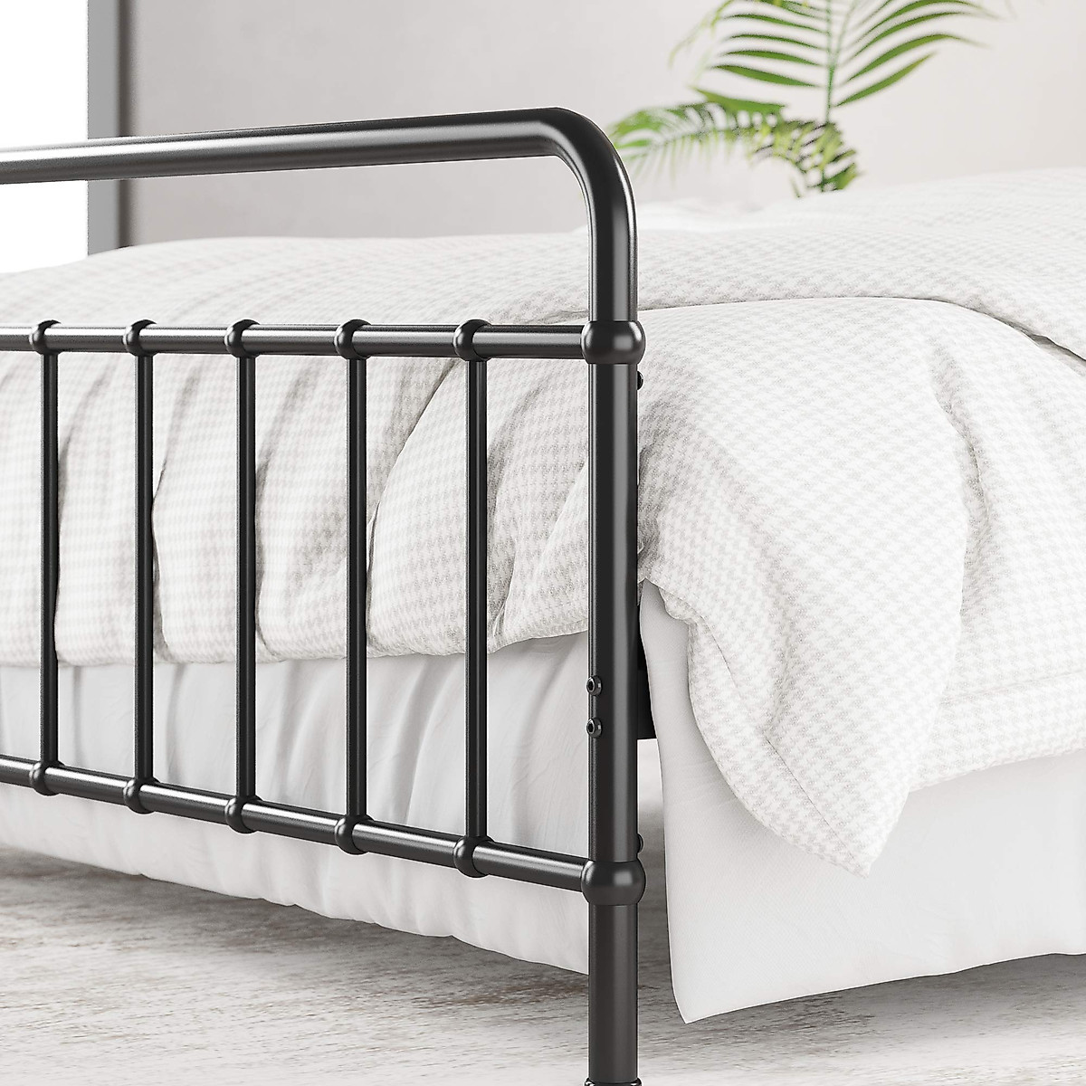ZINUS Florence Full Panel Metal Platform Bed Frame / Mattress Foundation / No Box Spring Needed / Easy Assembly, Black, Twin