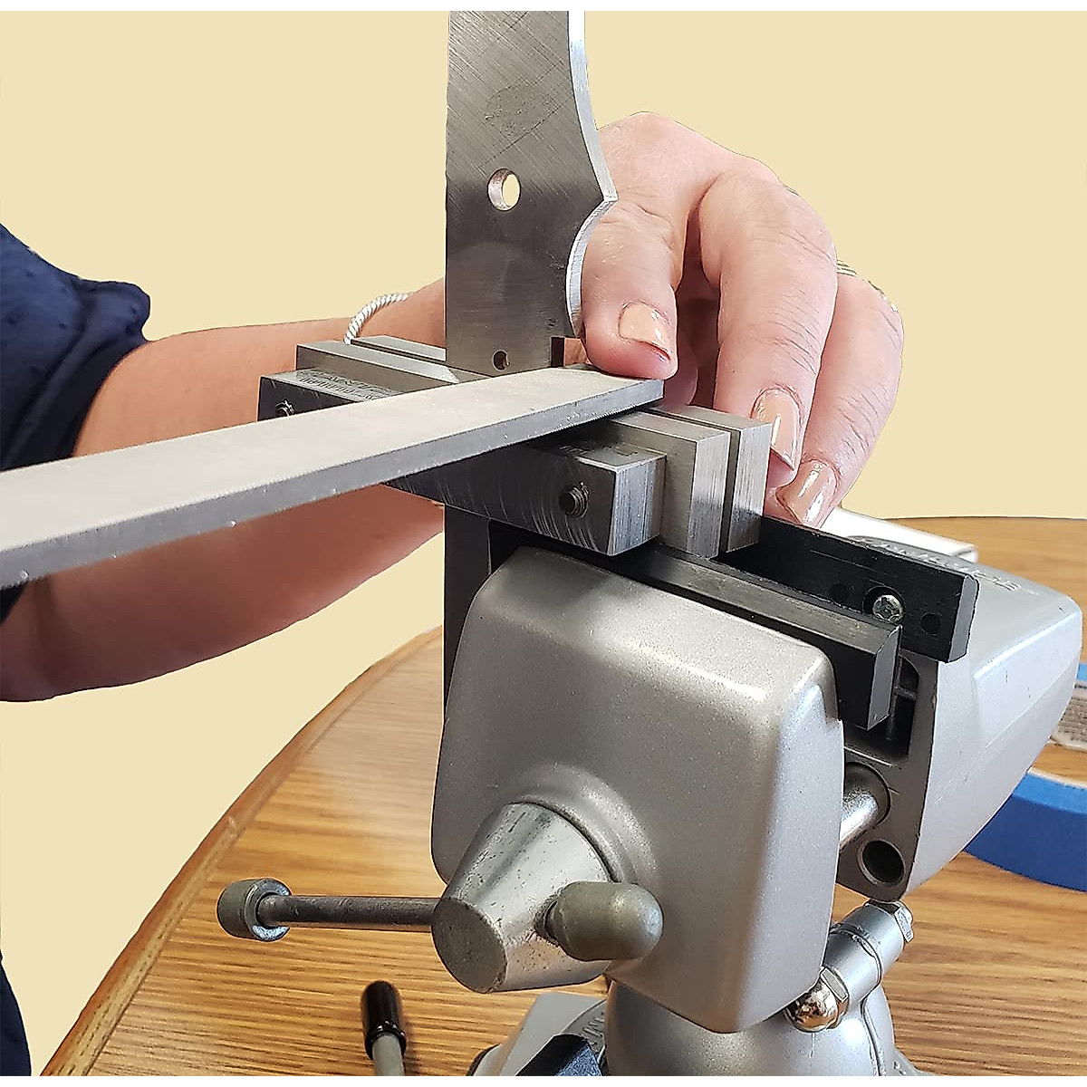 Jantz USA Hardened File Guide For Knife Making, Made From A-2 Tool Steel, Maximum Blade Width 2"