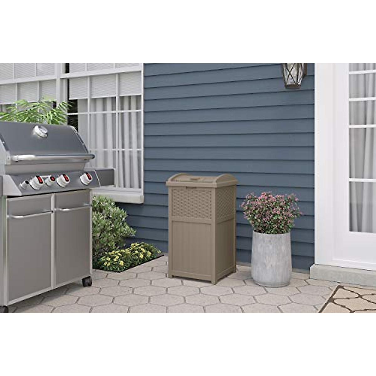 Suncast 33 Gal Hideaway Trash Can for Patio - Resin Outdoor Trash with Lid & 33 Gal Hideaway Can Resin Outdoor Trash with Lid Use in Backyard, Deck, or Patio, 33-Gal, Brown