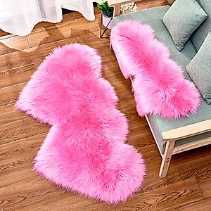Scceatti Fluffy Rugs for Bedroom 28X14In Machine Washable Living Room Rug Carpet Heart Shaped Geometric Bedside Rug Rugs Non Slip Faux Wool Imitation Carpet Mats Shaggy Home Decor for Living Room