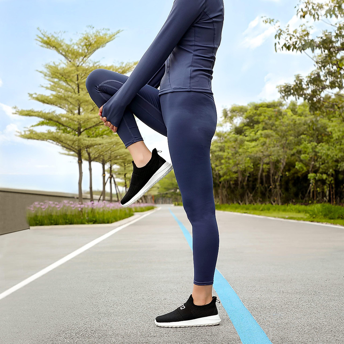 STQ Slip ins Slip On Walking Shoes for Women Hands Free Non-Slip Sneakers Women for Travelling with Arch Support and Comfort Workout Shoes Black White Size 8